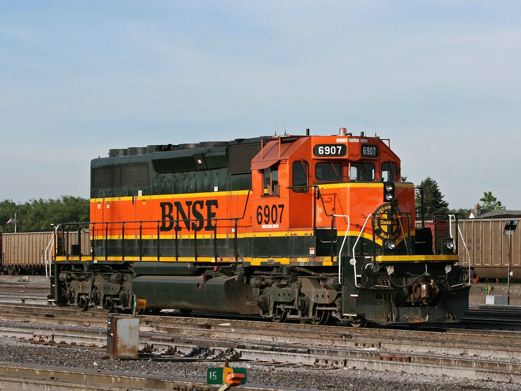 BNSF 6907